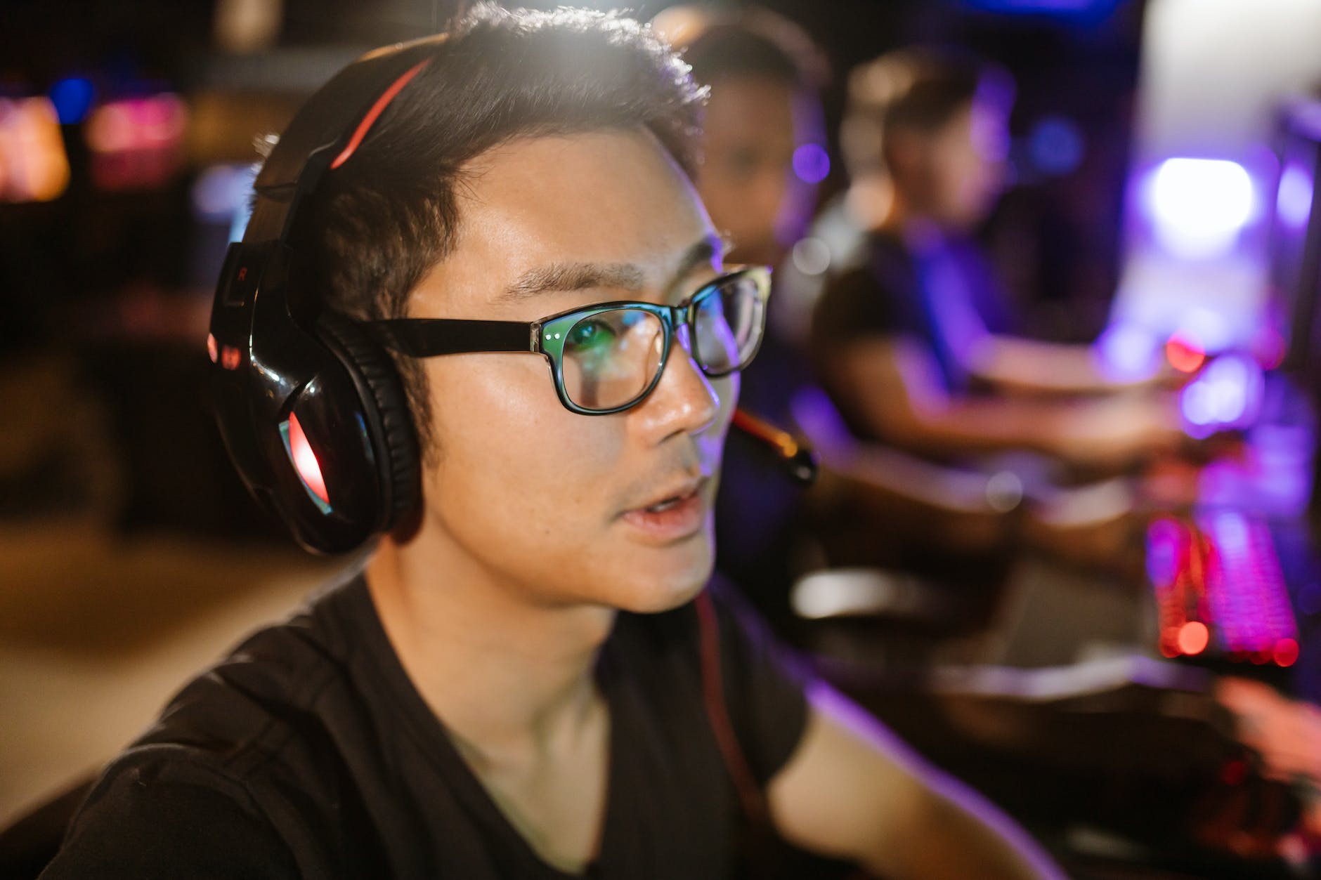What Are The Challenges Faced By E-gaming In Shams?